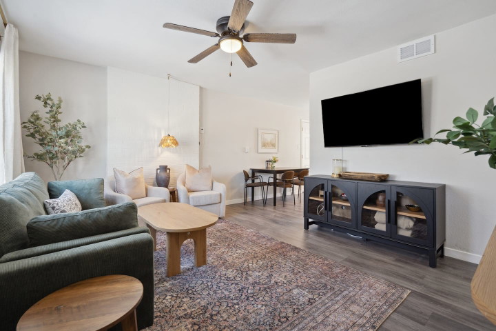 Haven On Hollywood! - Iowa City, IA