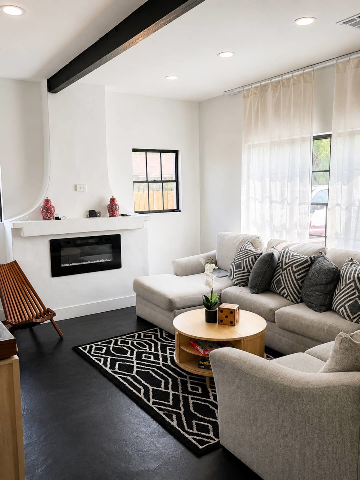 Modern Minimalist Retreat Casa - Brownsville, TX