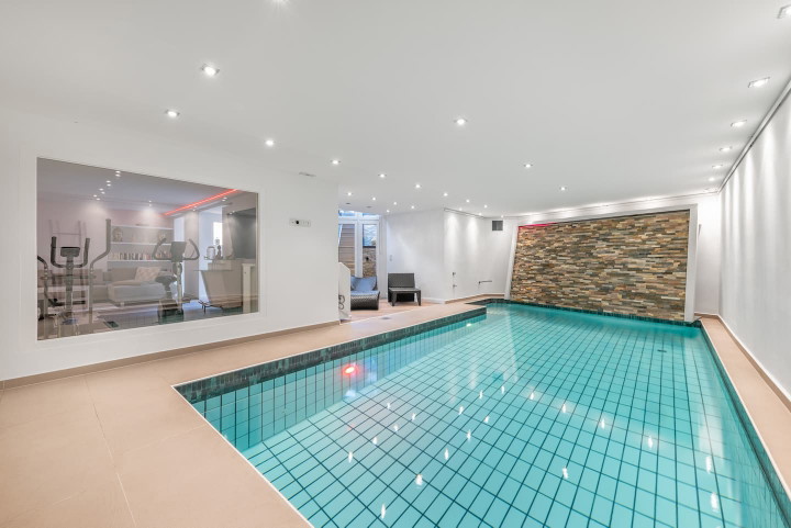 Luxury Villa With Private Pool, Sauna, Spa & Parking - Düsseldorf