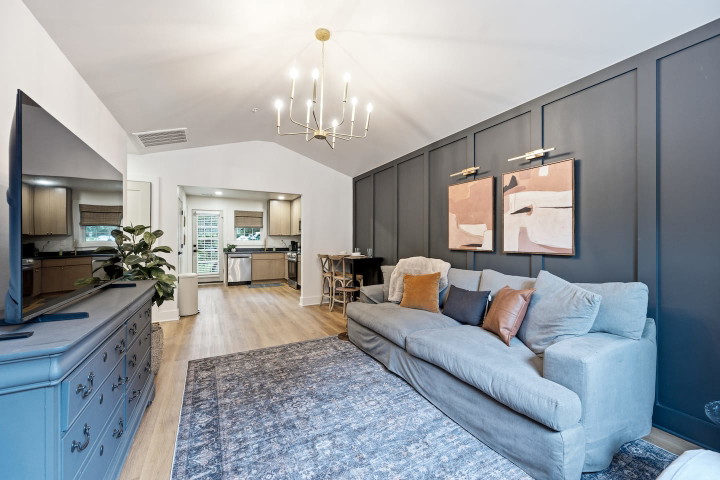 Fully Remodeled Apartment Close To Downtown Canton - Canton, GA