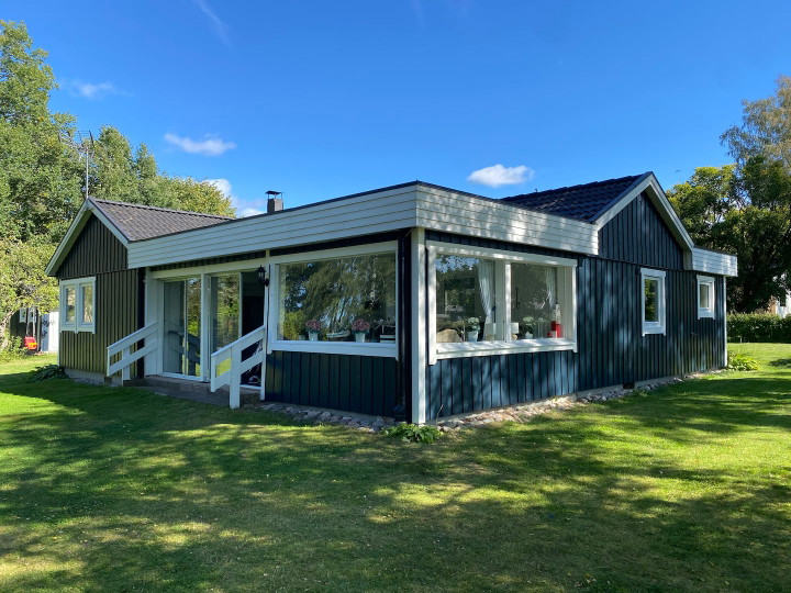 Beachfront Year-round Accommodation With Wood-fired Sauna - Sweden