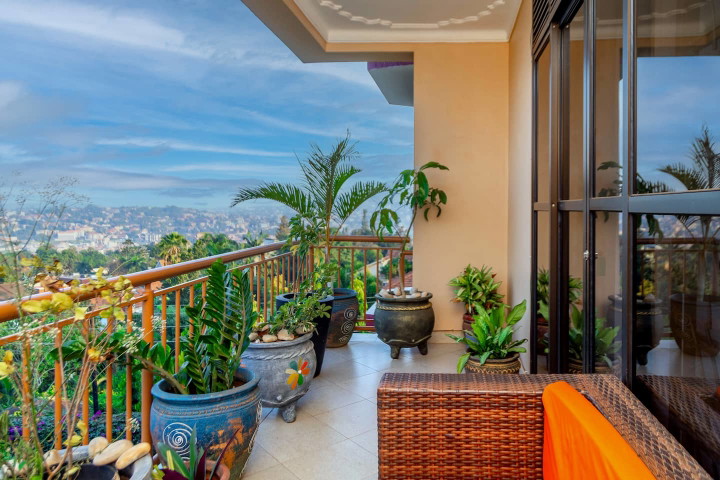 Peaceful Lake View Apartment - Kampala