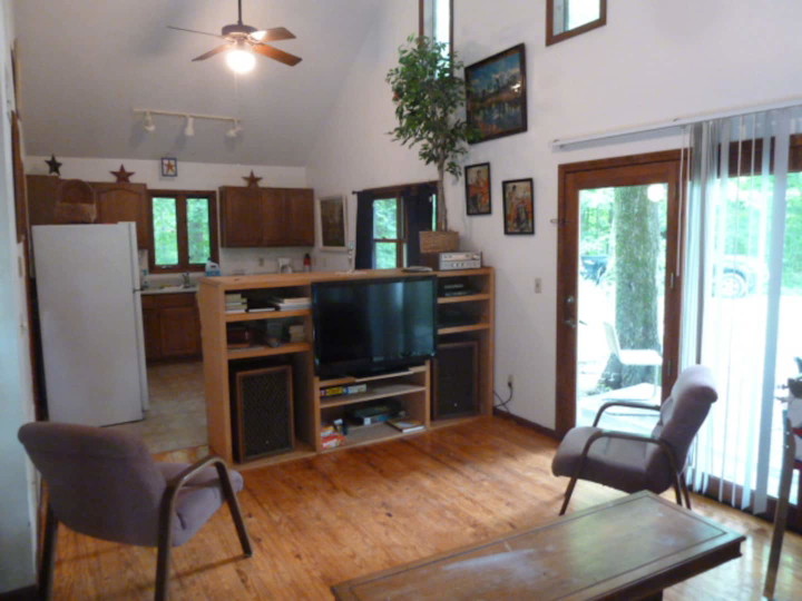 Cabin #2 On 30 Private Acres - Carbondale, IL
