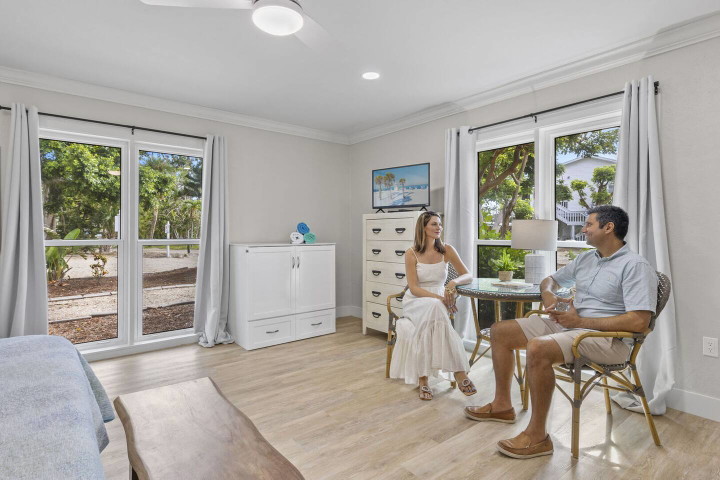 Newly Remodeled Parakeet Cottage!  Walking Distance To Beach, Restaurants, Shops! - Sanibel Island, FL