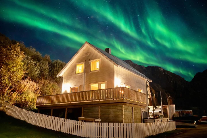 Sandersstua  Stamsund Big Hot Tub & Fireplace - Norvège