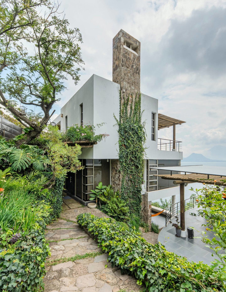 Casa Sobre La Roca, Lakefront Villa  Lake Atitlan - Panajachel
