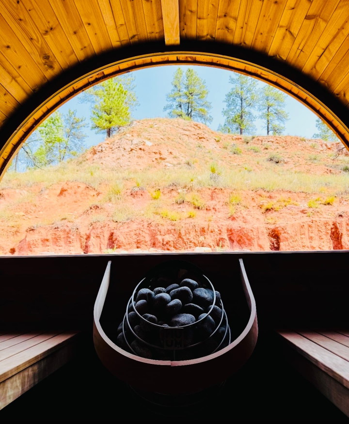 #2 Minnekahta Bungalow | Hot Tub + Sauna - Hot Springs, SD