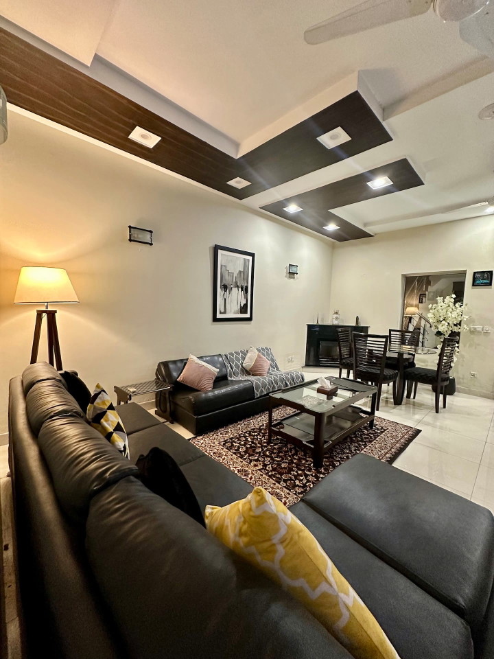 Elegant Home Canal Rd  Opposite Doctors Hospital - Lahore