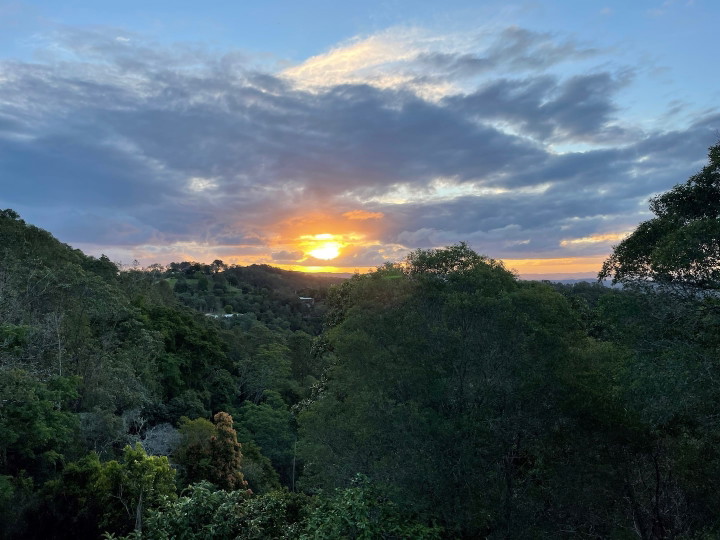 The Mountains: Birds Singing, Spectacular Views - Cooroy