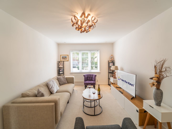 Experience Bicester Village Near Our Spacious Home - Bicester