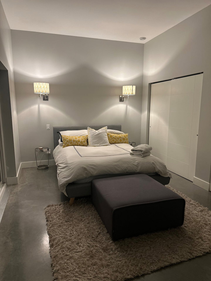 1 Bedroom Suite-waterfront Property - Gibsons