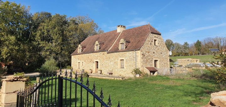 Gîte Spacieux Avec Piscine Chauffée, Proche Sarlat - Dordogne