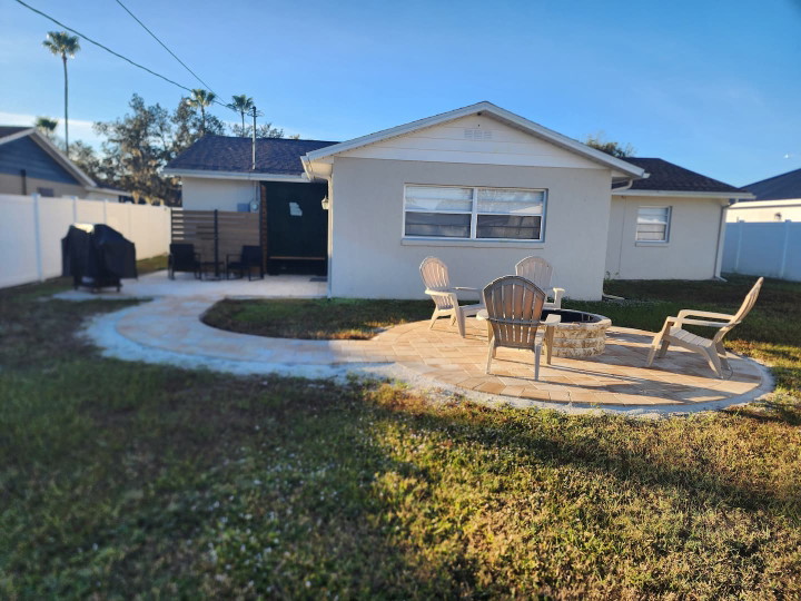 The Relax Spot - Sebring, FL