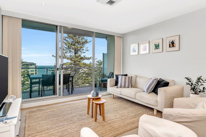 Waterfront Resort-style Living At Glenelg Beach - Glenelg