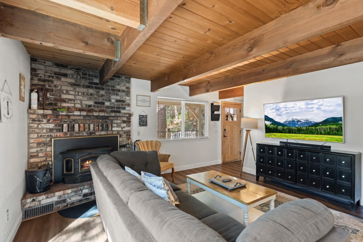 Cabin In Nature's Wonderland - Pollock Pines, CA