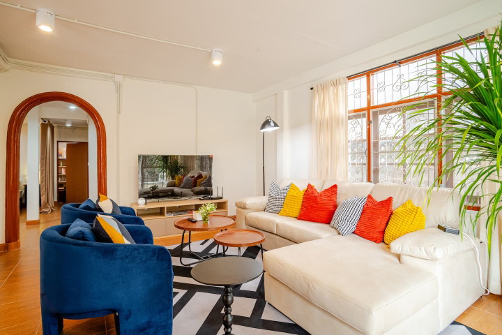 Standalone Privacy Villa Near Mrt Huai Khwang. - Bangkok