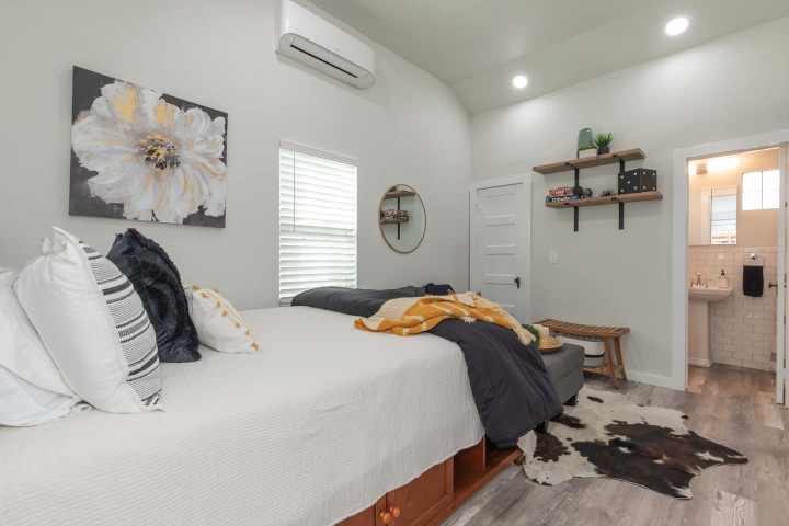 ⭐️The Perfect Hideaway⭐️ Studio W/attached Garage - Amarillo, TX