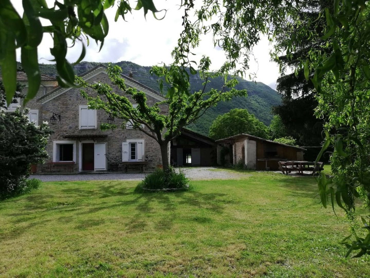 Gites  Feniere  Dans Mas En Pierre - Hautes-Alpes