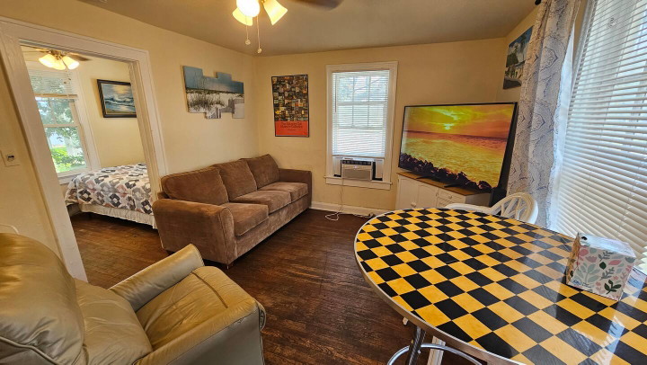 Riverview Studio - Walk To Downtown! - Melbourne Beach, FL