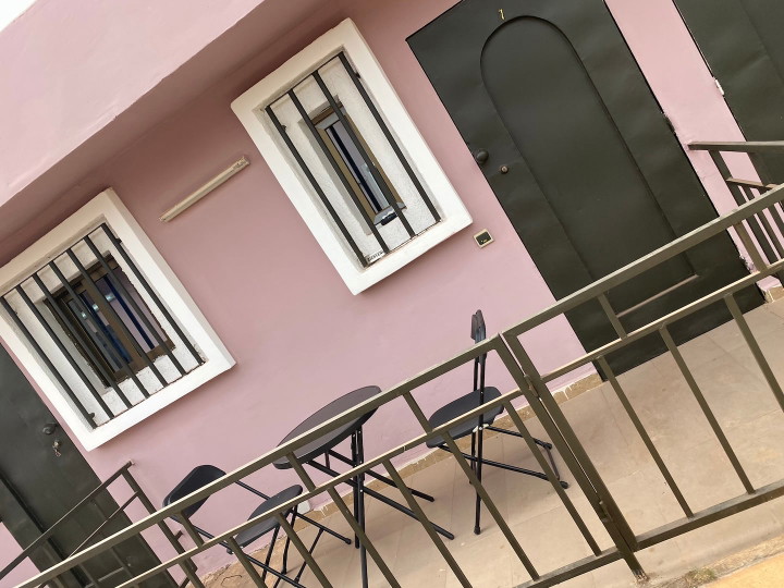 Fully Furnished And Secure Red Studio - Côte d'Ivoire