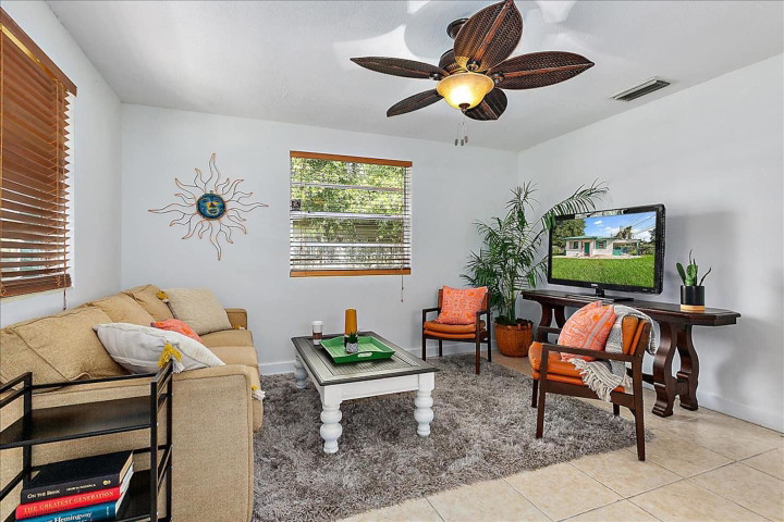 The Funky Cactus House - Team Joseph Ellen - Jacksonville, FL