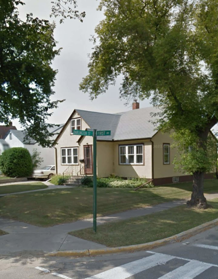 Charming Upstairs Apartment - Yorkton