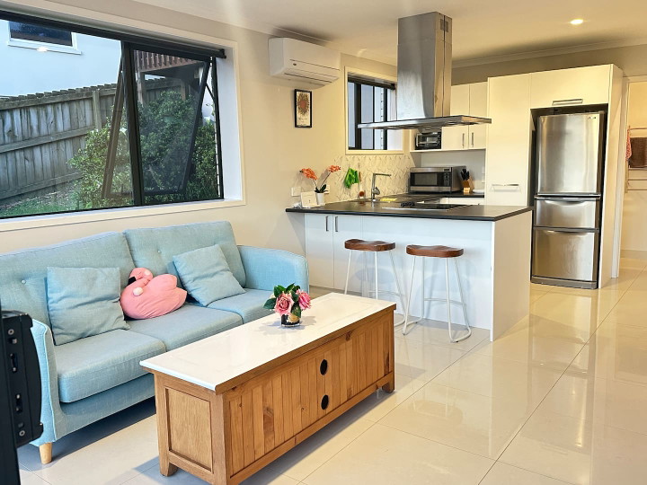Albany Sunny Deck Retreat - Auckland