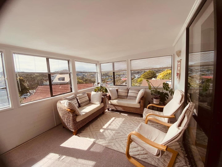 4 Bed Rooms Fully Furnished, Spacious Living Area - Wellington