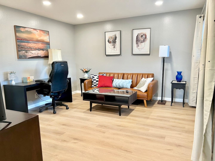 Breeze Sunshine 2bd1br Apt - Los Altos, CA