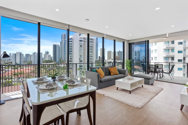 Beautiful Surfers Apt Canal View - Gold Coast