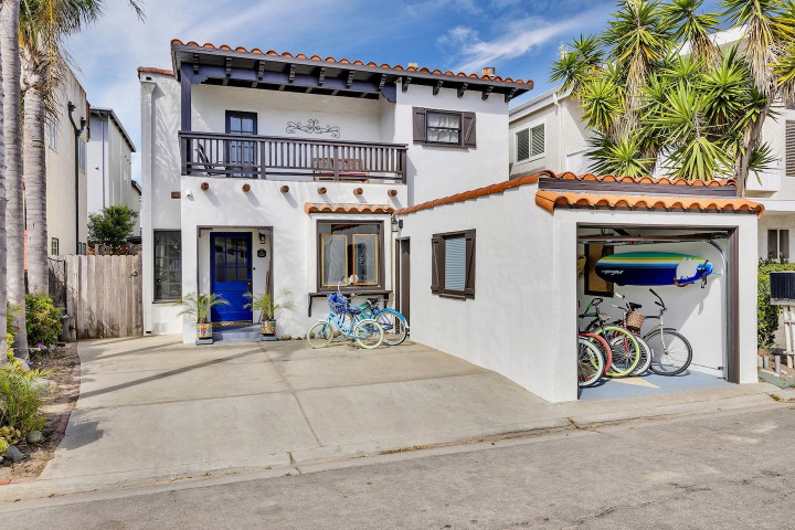 Historic "Spanish Jewel" At Hollywood Beach - Oxnard, CA