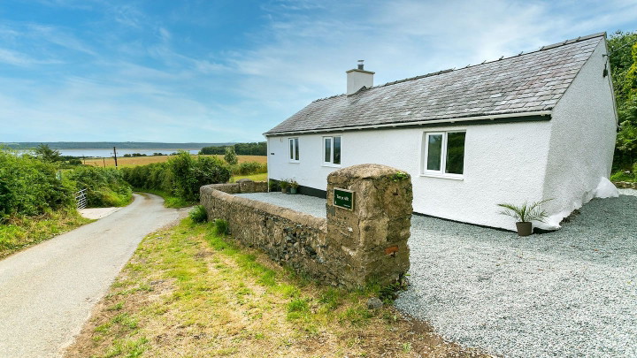 Tan Yr Allt - England