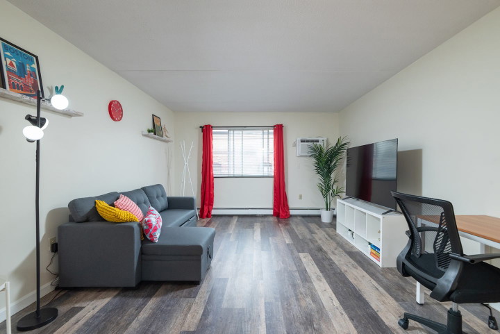 Close To The Subway-free Parking-location - Newton, MA