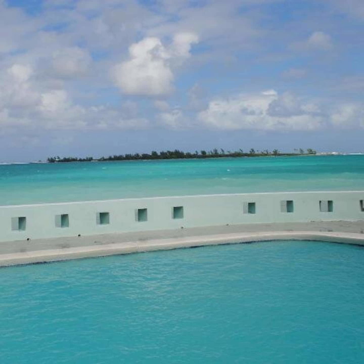 Seaduction, Oceanfront, Sleeps 19, No Car Needed - Nassau