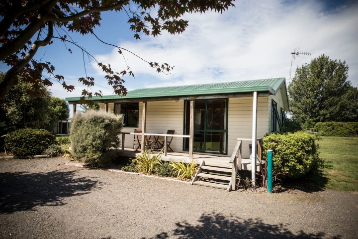 The Clive Hideaway - Two Bedroom Chalet - Wairarapa