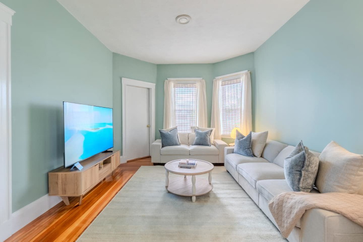 Large 3br+game Rm-new Furniture-tufts/mit/harvard - Medford, MA