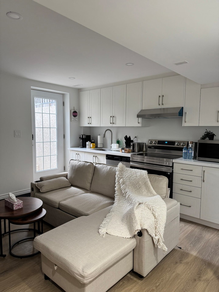 Modern 2 Bedroom Suite W/ Kitchen - Hamilton, Canadá