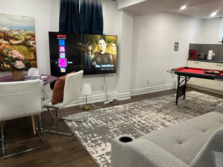 Cozy Private 1bdguest Suite1queenbed+sofa Bed+crib - Ontario