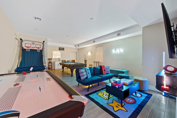 Epic Nyc Stay W/massive Game Room & Free Parking! - Brooklyn, NY