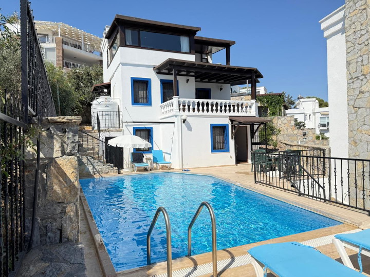 Triplex Villa With A Beach View In The Center Of Yalıkavak. - Yalıkavak