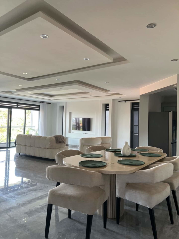 Spacious Apartment With Views & Fast Internet - Uganda