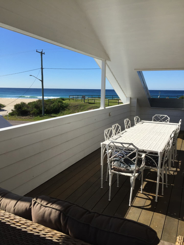 3 For 2 Now! 50m Beach - View - Whales - Open Fire - Newcastle