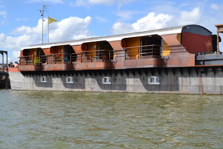 Confortable Péniche De 200 M² Parking Gratuit - Bordeaux