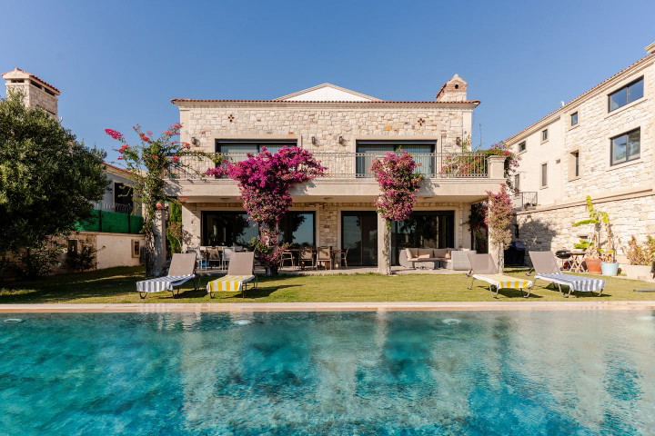 Ultra Luxury Stone Villa Sunset Cesme With Pool - Çeşme