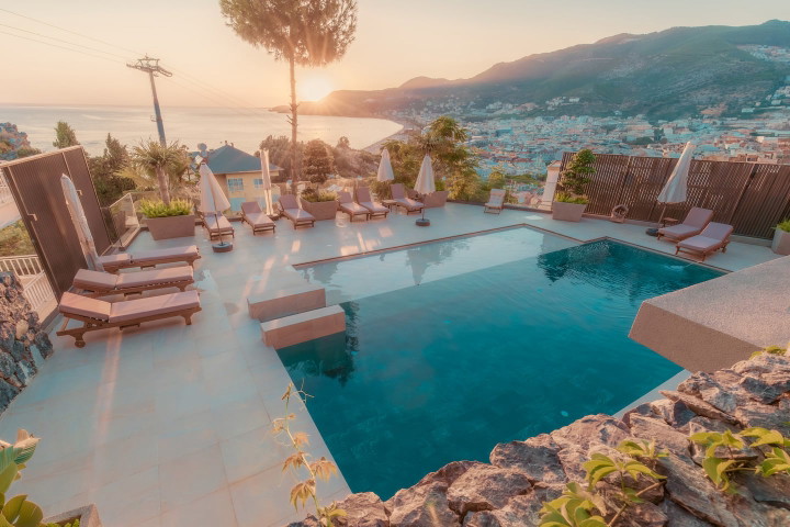 Alanyada ŞEhir Ve Deniz Manzaralı Konaklama - Alanya