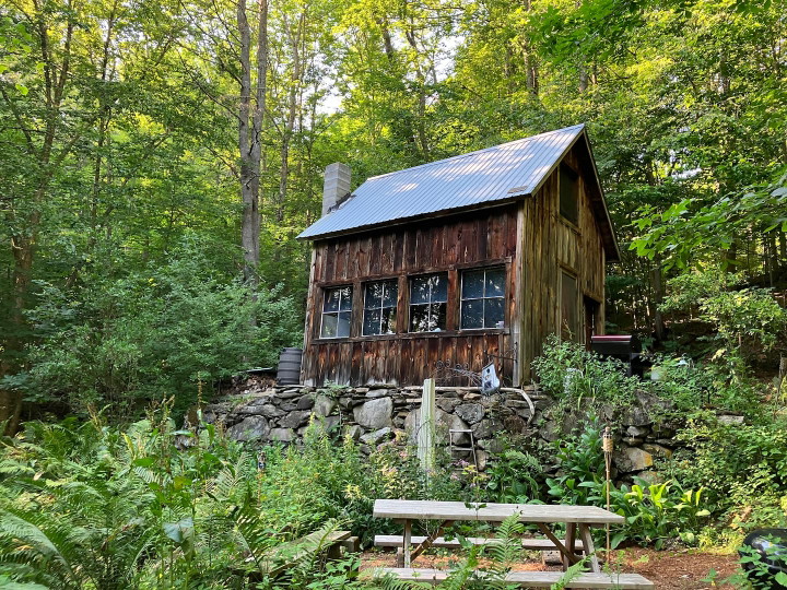 Forest Retreat; Off-grid Writers Cabin - Vermont