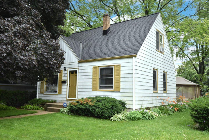 Re-modeled Home Near Wauwatosa Area Sleeps 8 - Wauwatosa, WI