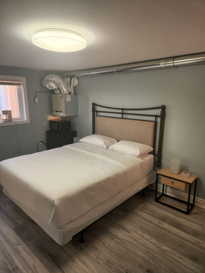 Pvt Bedroom Bathroom - Orangeville