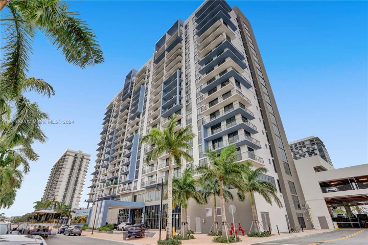 Luxury Condo 2bedrooms Doral I - Doral, FL