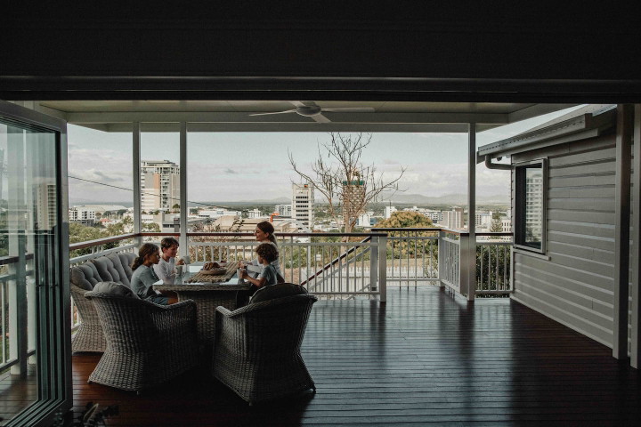 Inhale Views · 2br 2ba · Castle Hill Vws · Nr Cbd - Townsville